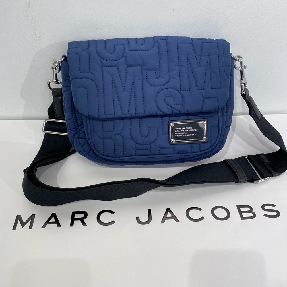 Marc Jacobs Nylon Jumbled Logo Messenger 4S4HMS005H02… - Gem